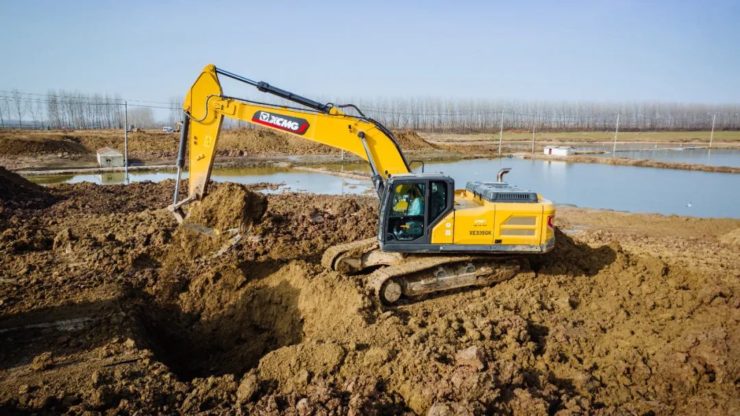 徐工XE335GK助力淮安退圩还湖生态工程建设_匠客工程机械