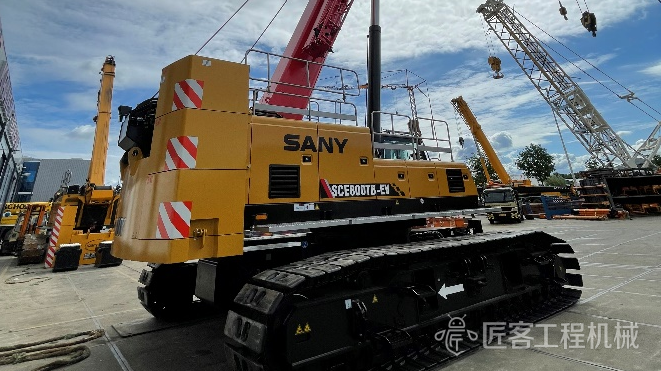 全球首台电动伸缩臂履带吊！荷兰客户：最完美选择！_匠客工程机械