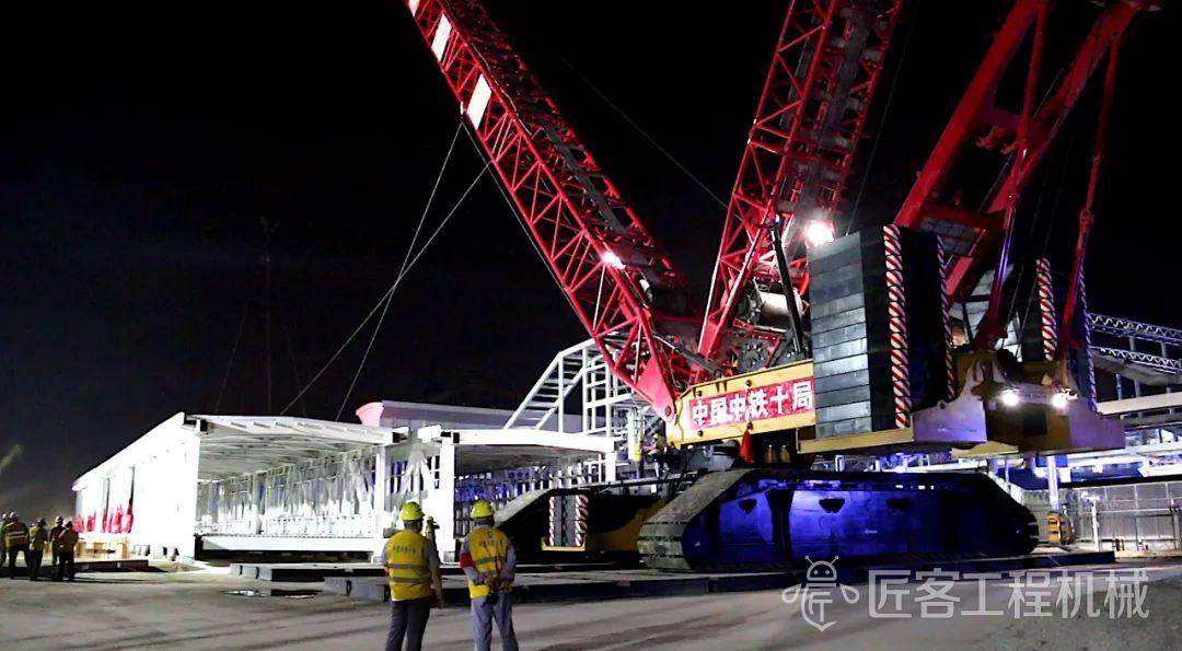 “红色巨人”SCC20000A淄博火车站改造工程再显身手！_匠客工程机械